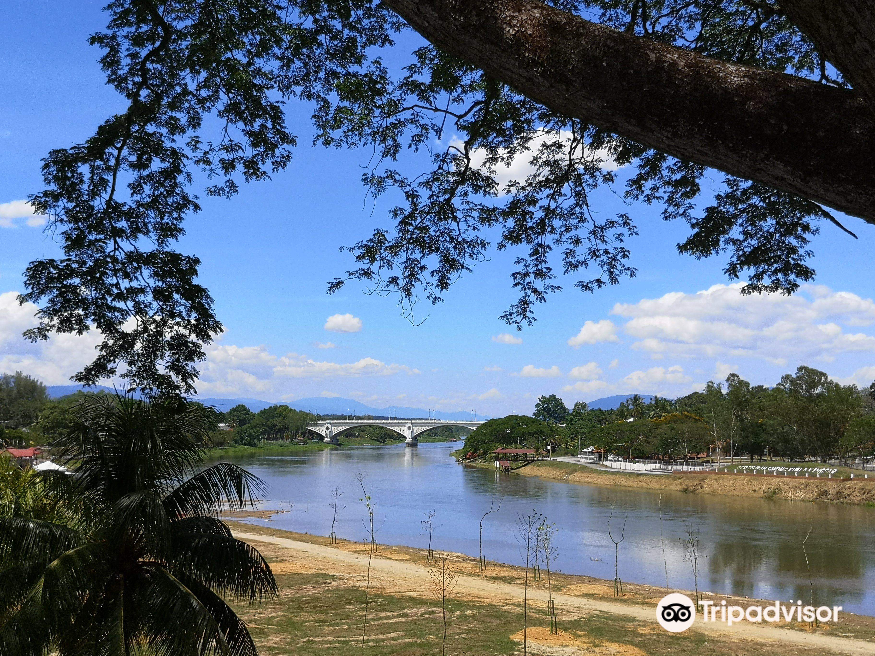 Hotels Near Dataran Lembah Sungai Perak, Kuala Kangsar, Kota Lama Kiri ...