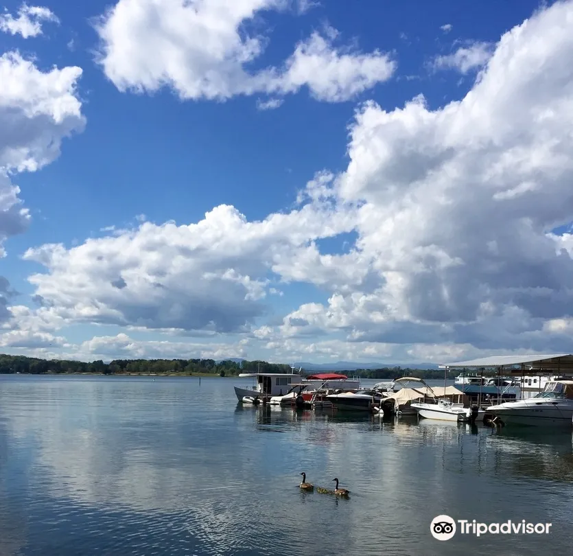Lake Keowee Marina門票【2025】- 票券資訊、營業時間及評論｜Trip.com