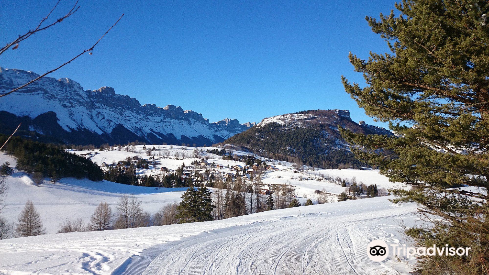 Office Domain Skiable De Gresse En Vercors - Ski Resort Tickets [2026 ...