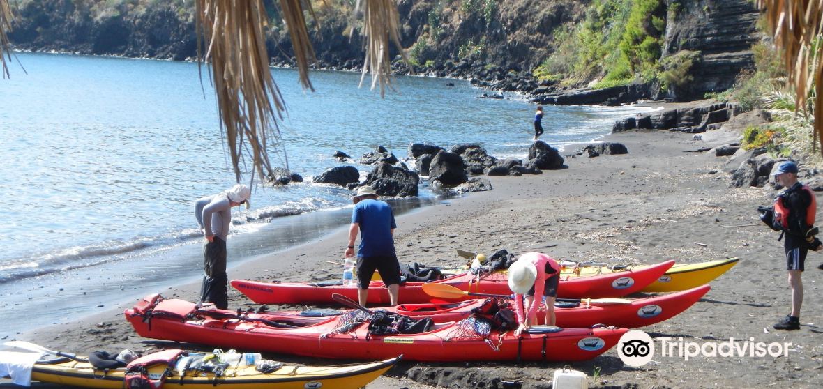 Vulcano Porto Travel Guide 2023 - Things to Do, What To Eat & Tips ...