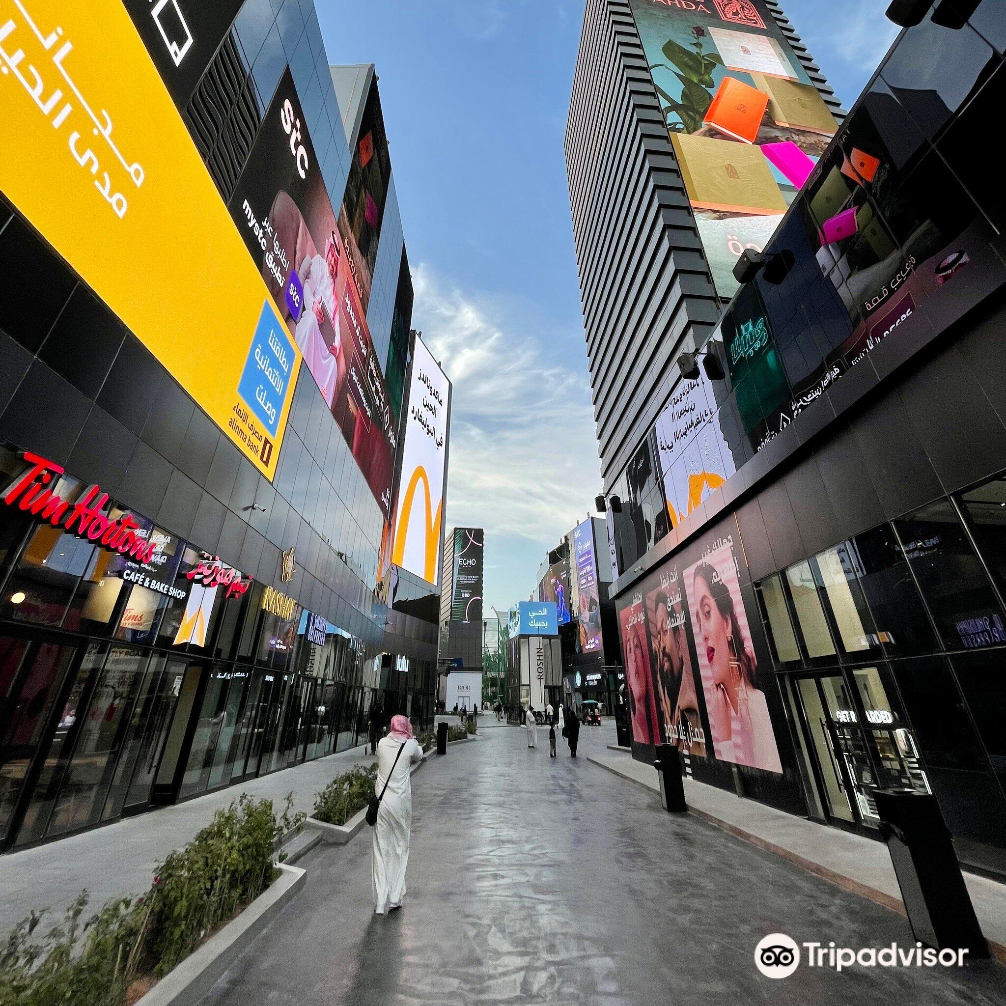 10 CLOSEST Hotels Near Riyadh Oases - FoodSphere واحات الرياض - فودسفير ...