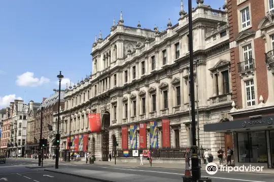 Burlington House: ภาพถ่าย, แผนที่ & รีวิว [2024] | Trip.com