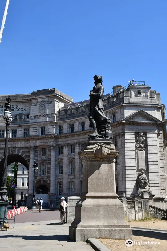 réductions sur les billets de Statue du Capitaine James Cook, prix et ...