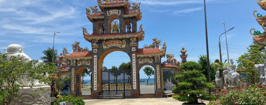 Tho Quang Beach Travel Guide 2025: Top Attractions, Things to Do ...