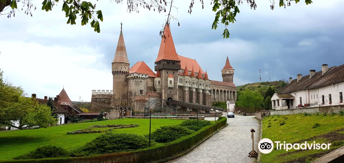 Hunedoara Independent Travel Guide (2025): Top Things to Do, Popular ...