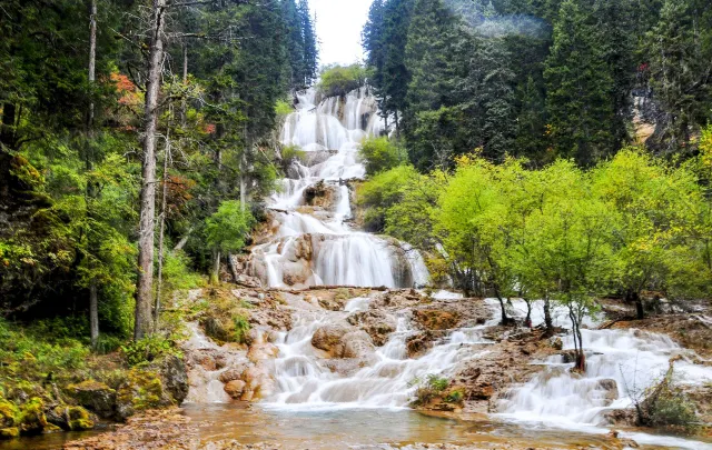 China's Top 10 Scenic Waterfalls - Trip.com