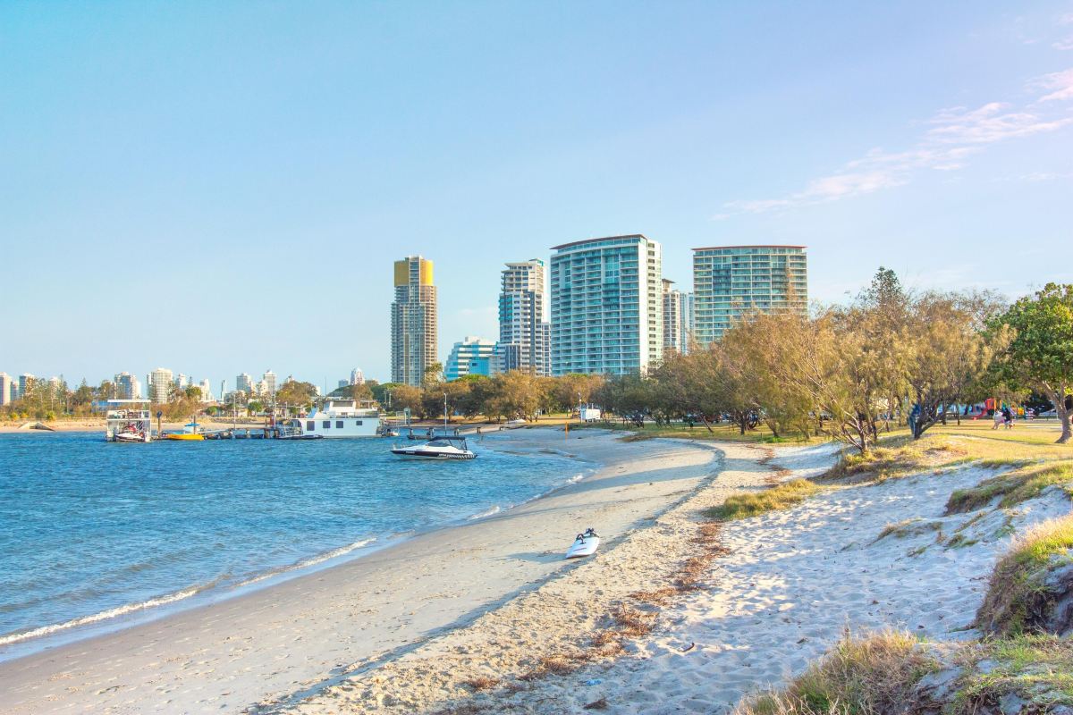 Best Hotels with Airport Shuttle Service in Main Beach | Trip.com