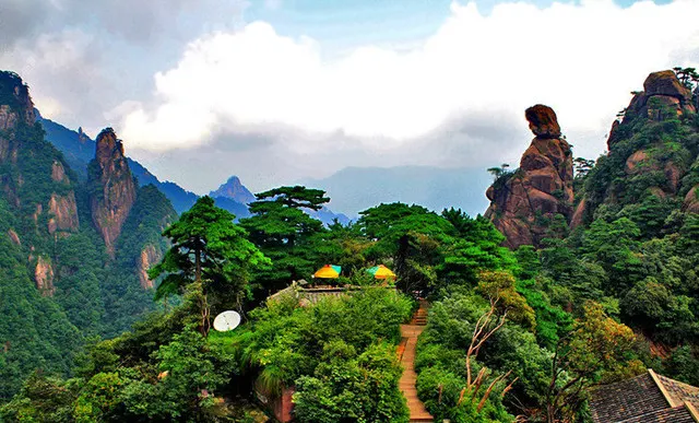 Visit These 8 Places to Play around Mount Sanqing and Wuyuan - Trip.com