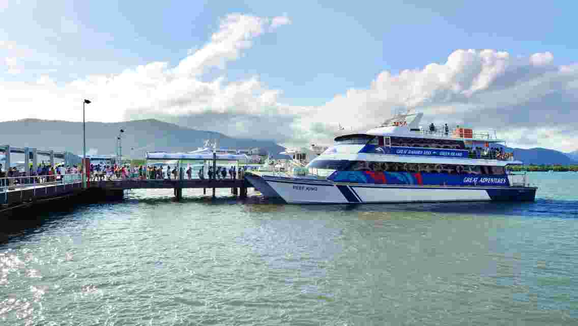 호주 케언즈 선러버 그레이트 배리어 리프 크루즈 1일 투어 무어스 그레이트 배리어 리프 스노클링 해양생물 관찰 런치 차커피 물고기 먹이 주기 쇼