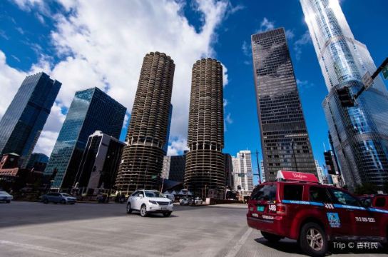 2020 Chicago Skyline: 10 Iconic Chicago Skyline Buildings and How to ...