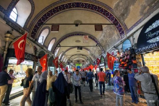 A Must-Have Guide to Shop in the Grand Bazaar travel notes and guides ...