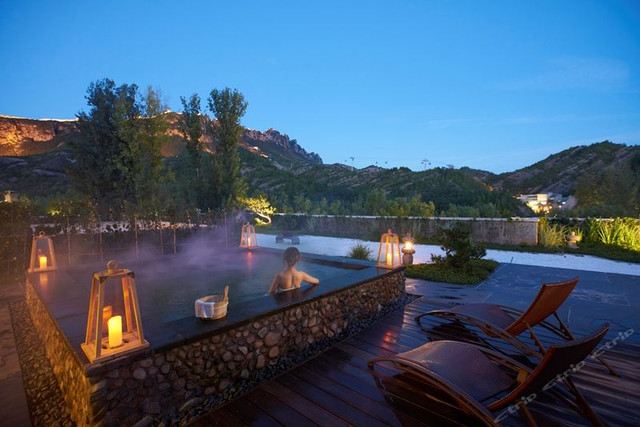 Let's Meet at the Weekend! Beijing Hot Spring Bath Holy Land travel ...