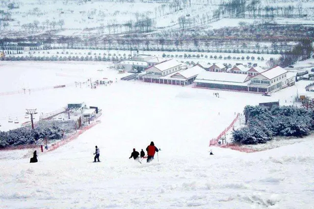 Take A Hot Spring Bath, Watch The Mausoleum, Climb The Great Wall, And ...