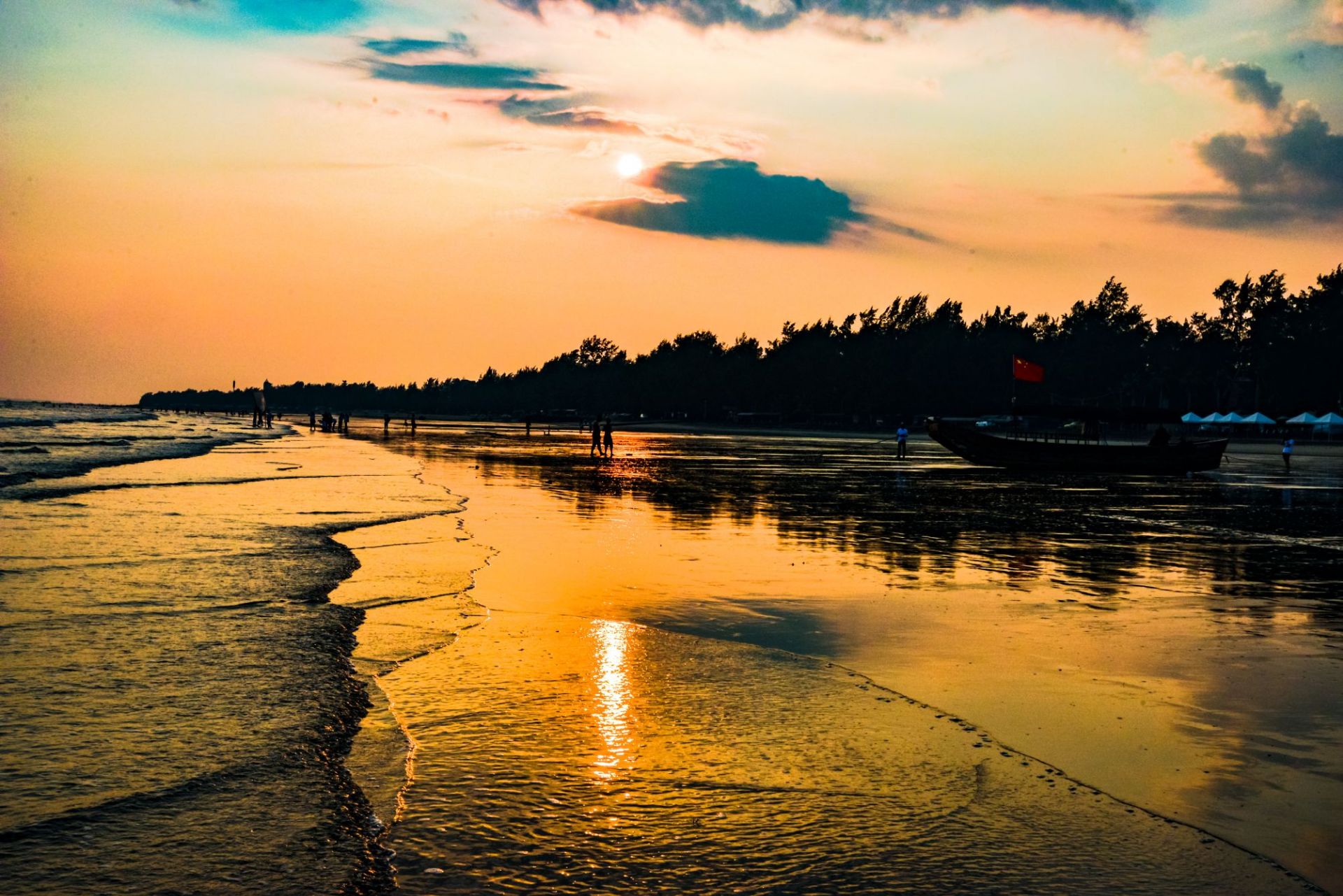 Dongxing Travel Guide 2023 - Things to Do, What To Eat & Tips | Trip.com