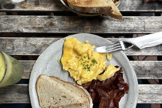 Breakfast at Sarnies on telok ayer 🍳☕️🍞 | Trip.com Singapore