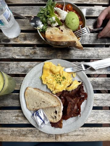 Breakfast at Sarnies on telok ayer 🍳☕️🍞 | Trip.com Singapore