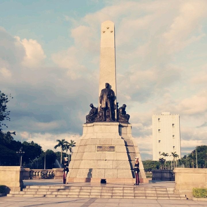 Jose Rizal Statue Silhouette