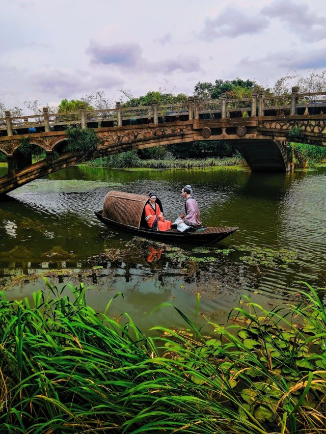 ShiHu - Tranquility in Suzhou 🌱🛶🍃 | Trip.com Suzhou