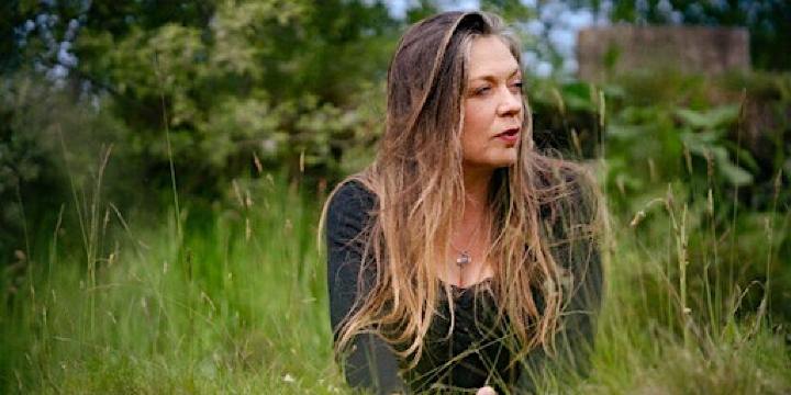 Author Talk with Amanda Edminston | Auchterarder Library: Tickets ...