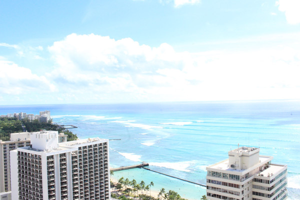Alohilani Resort Waikiki Beach with beautiful white and blue | Trip.com ...