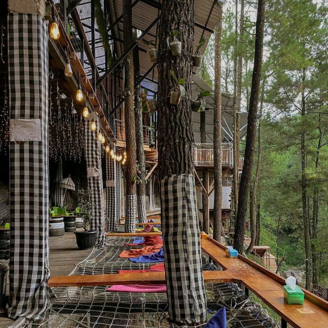 Cafe Rumah Bunga | Trip.com Pasuruan Travelogues