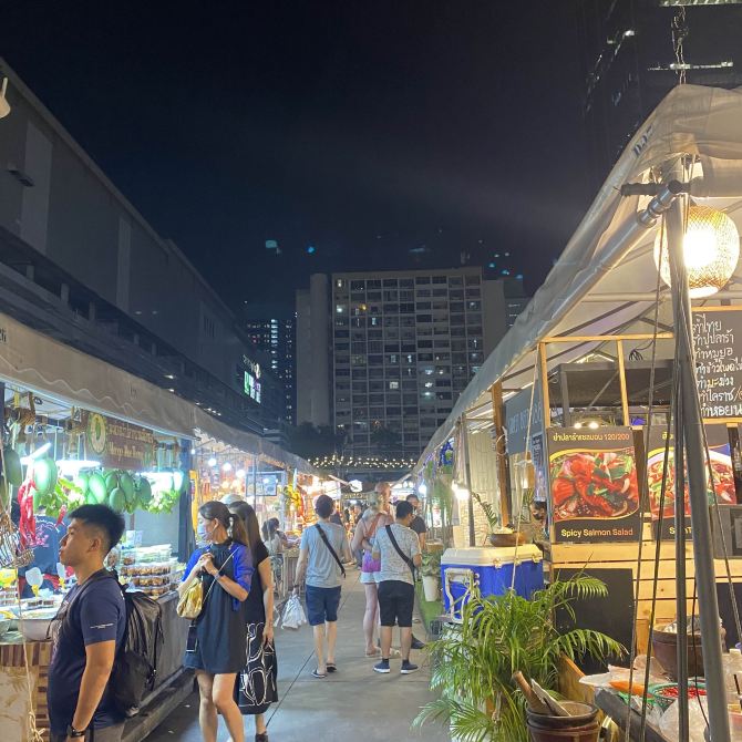 Jodd Fair Night Market Bangkok Thailand | Trip.com Bangkok Travelogues