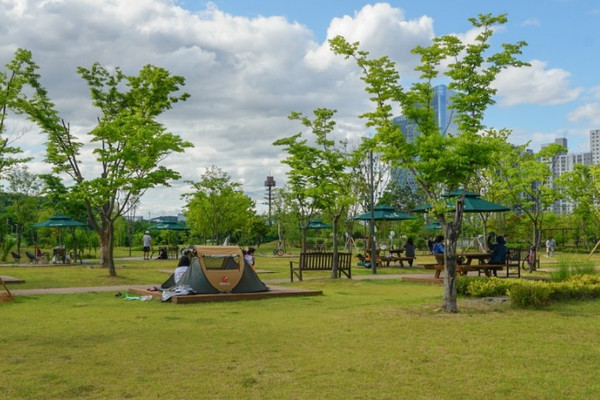 음악분수와 피크닉을 즐길 수 있는 동탄 여울공원 | 트립닷컴 화성