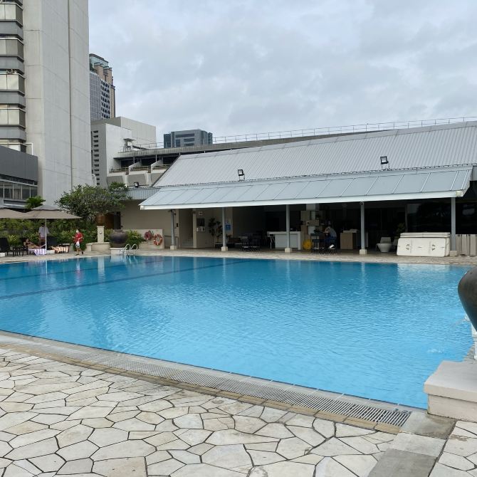 OMG! Deepest hotel pool! | Trip.com Singapore