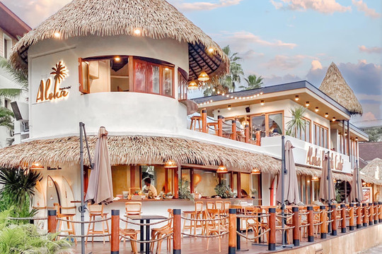 Aloha Beach Cafe - Bangsaen บางแสน | Trip.com จังหวัดชลบุรี