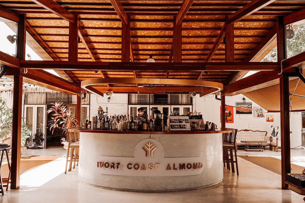 IVORY Coast Almond - Homemade Café & Dining | Trip.com กรุงเทพฯ