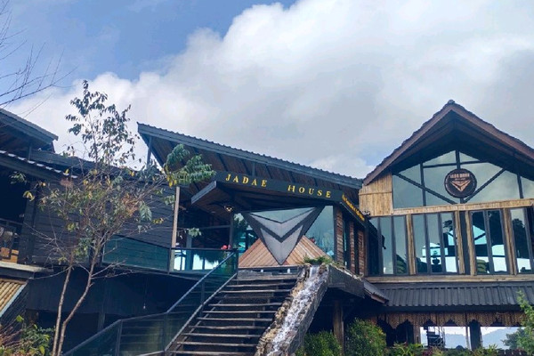 JADAE House -IRONDark Cafe | Trip.com เชียงราย