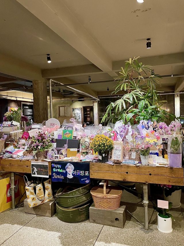 『MAGNATE』BTS 💜JIMINのパパのcafe | Trip.com 釜山