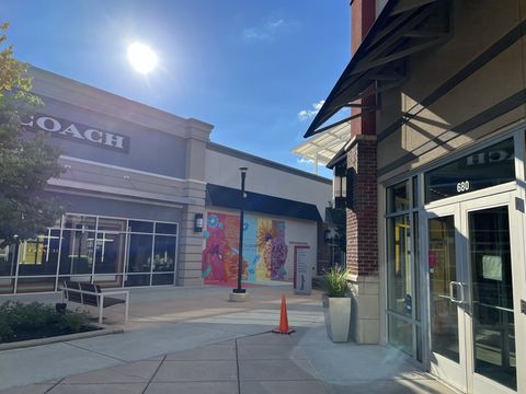 Tanger Outlet - Columbus | Trip.com Sunbury