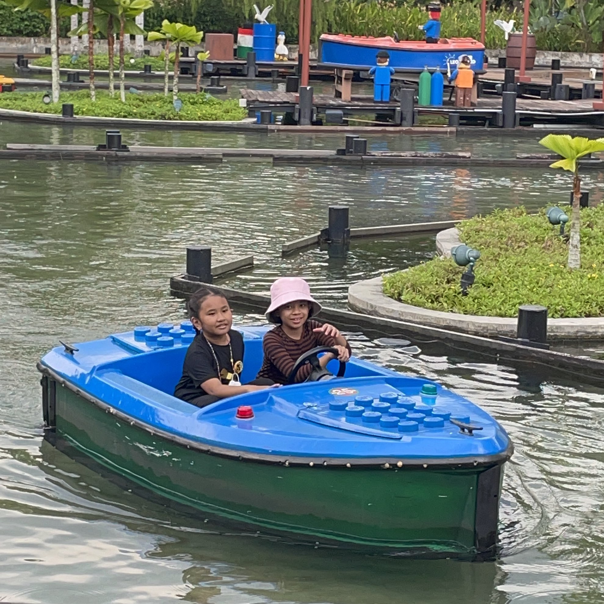 Legoland Theme Park Travel Guide 2023 - Things to Do, What To Eat ...