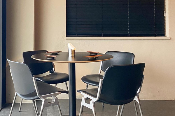 제주 용두암 근처 세 훈남 셰프의 "무용담" | 트립닷컴 제주도