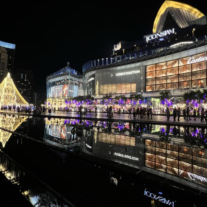 ICONSIAM BY NIGHT | Trip.com Bangkok Travelogues