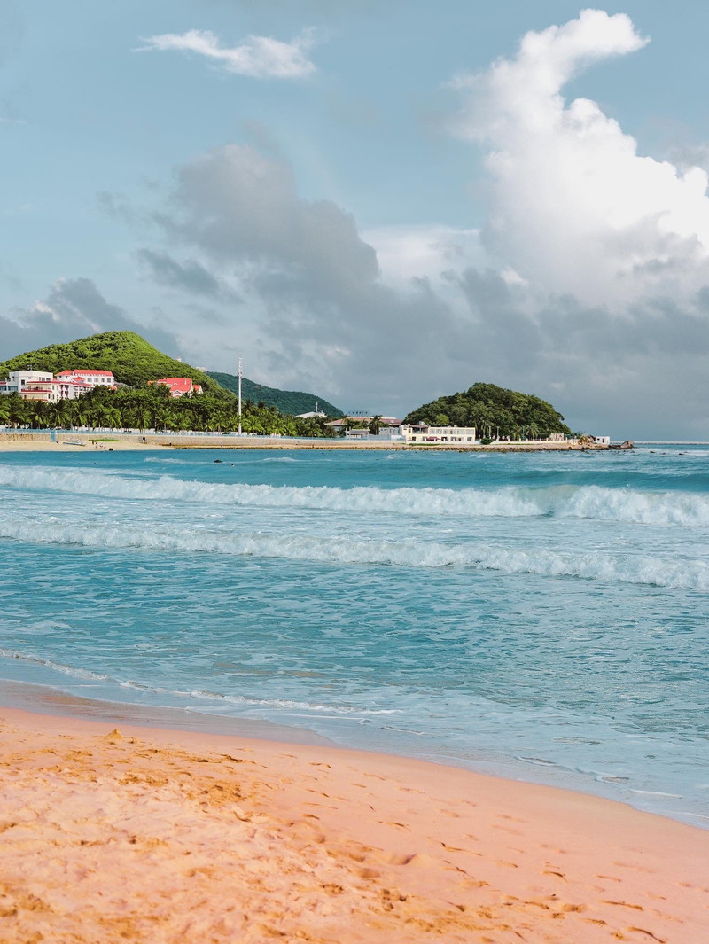 Dadonghai: A Getaway to the sea 🌴🌊☀️ | Trip.com Sanya