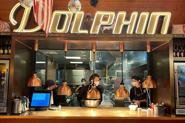 Dolphin bar - Sanya🍕 | Trip.com Sanya