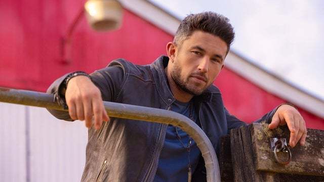 Country 102.5 Presents: Michael Ray 2024 (Foxborough) | Six String ...