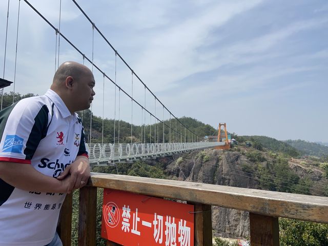 Yiwu Glass Bridge - Jinhua, Zhejiang, China｜Trip.com 義烏