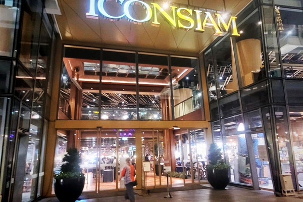 Awesome Street Food in Iconsiam | Trip.com กรุงเทพฯ