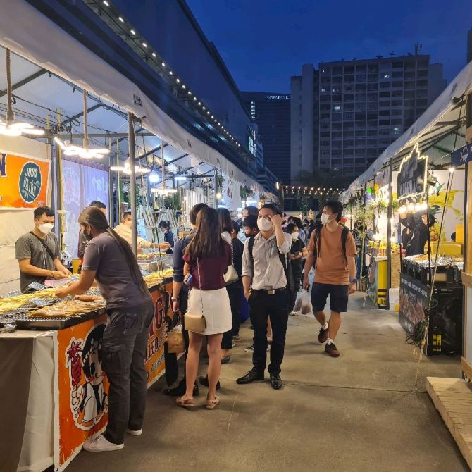 Jodd Fair - night market แห่งใหม่ใจกลางเมือง | Trip.com กรุงเทพฯ