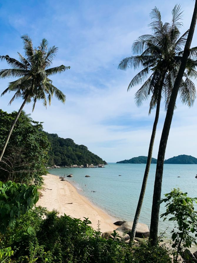 PANTAI ESEN, PENANG | Trip.com George Town Travelogues