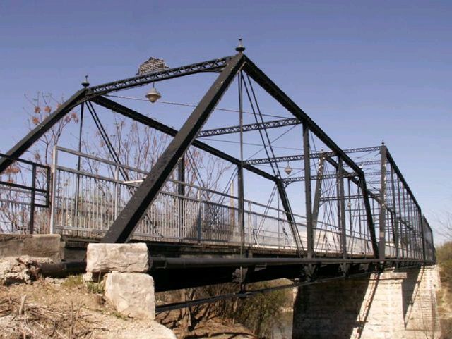 Faust Street Bridge | Trip.com New Braunfels