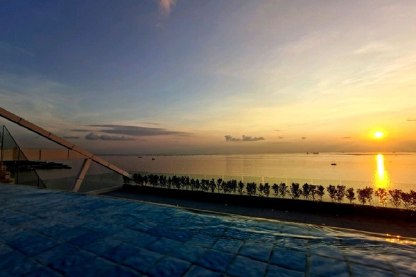 Infinity Pool, Infinity Cool! 🌊💦💧 | Trip.com Pasay