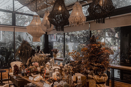 Elowen Flower & Coffee | Trip.com Jakarta