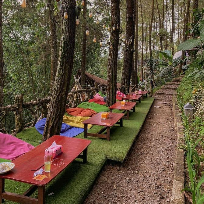 Cafe Rumah Bunga | Trip.com Pasuruan Travelogues