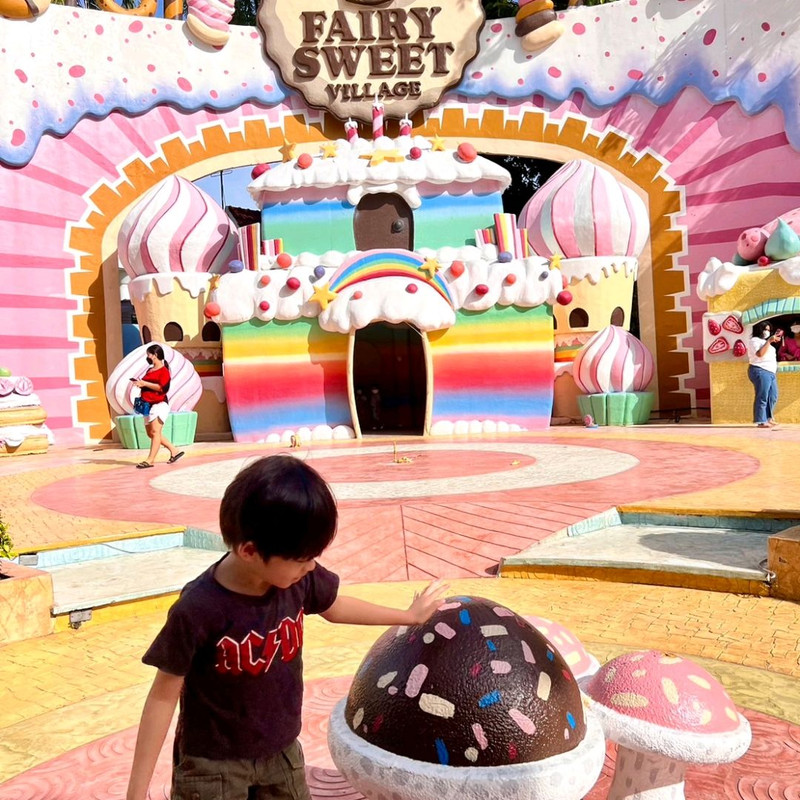 Faiey sweetbVillage คาเฟ่บ้านขนมหวาน🍭 | Trip.com พัทยา