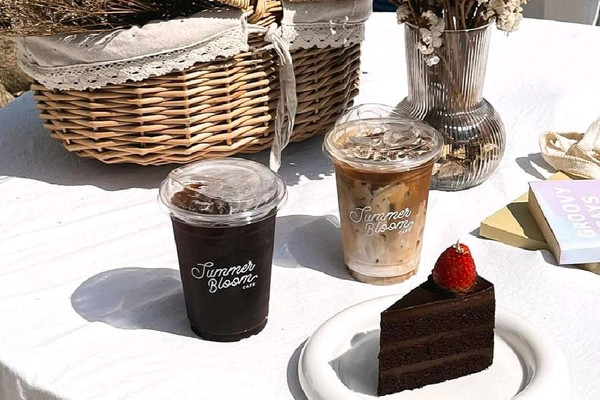 Summer Bloom Cafe • นครปฐม กั | Trip.com นครปฐม