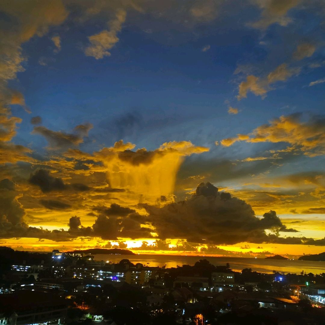 SUNSET @C'HAYA HOTEL, KOTA KINABALU | Trip.com Kota Kinabalu Travelogues